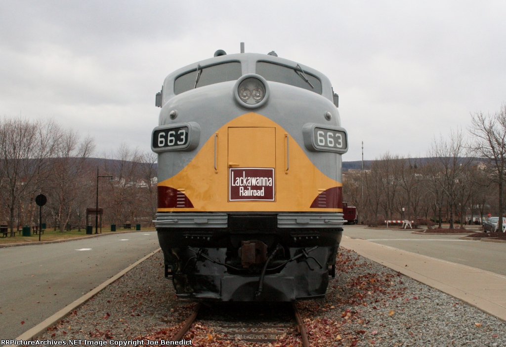 Delaware Lackawanna & Western Railroad 663